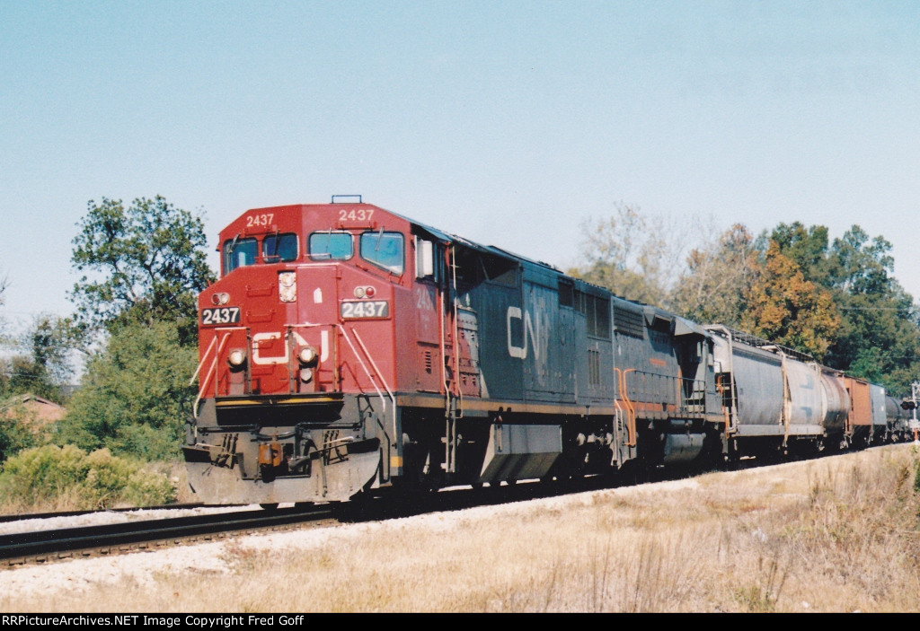 CN 2437 SOUTHBOUND